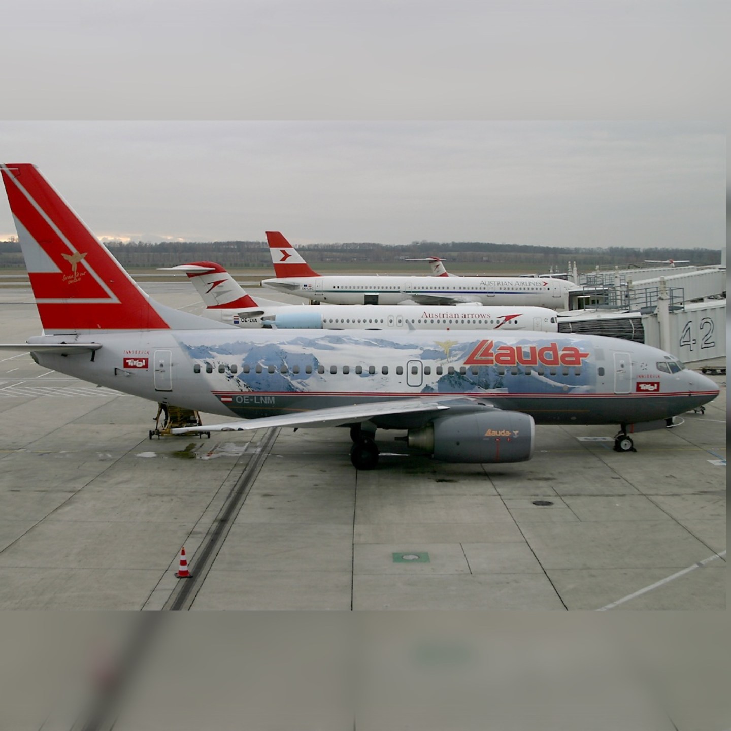Boeing 737-600: A Detailed History and Operator Insights – Jet Back In Time