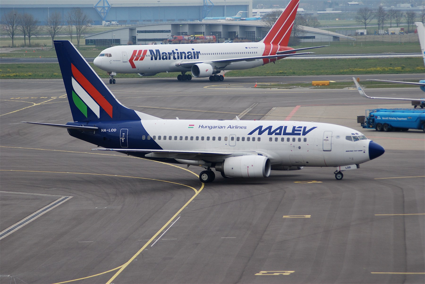 Boeing’s Baby – The 737-600 – Jet Back In Time